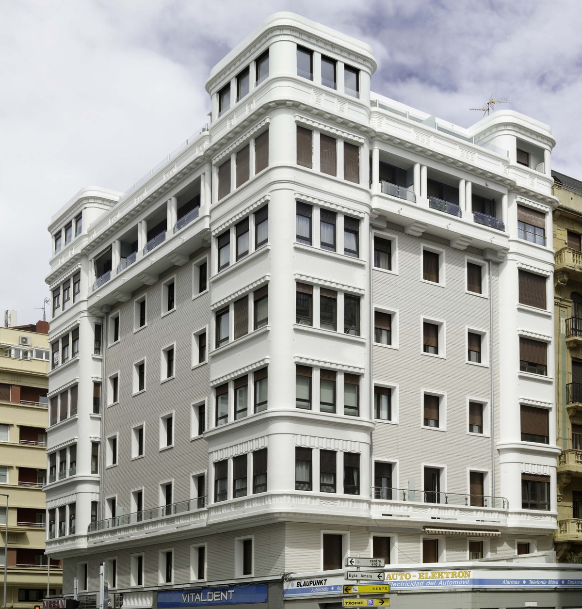 Energy renovation in a classical building whilst maintaining its ...