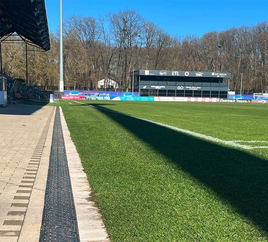 Drenaje óptimo para el FC Viktoria Köln con canales de drenaje de ULMA — Begira - Actualidad ULMA