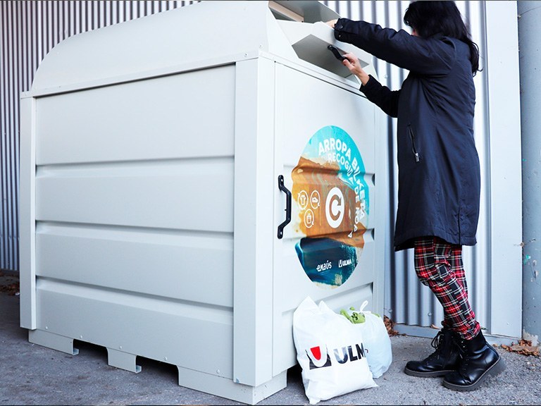 Más de 1 tonelada de ropa donada — Begira - Actualidad ULMA